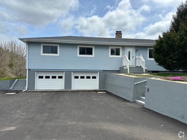 Apartments For Rent with a Living Room in Carolina RI - Updated Today ...