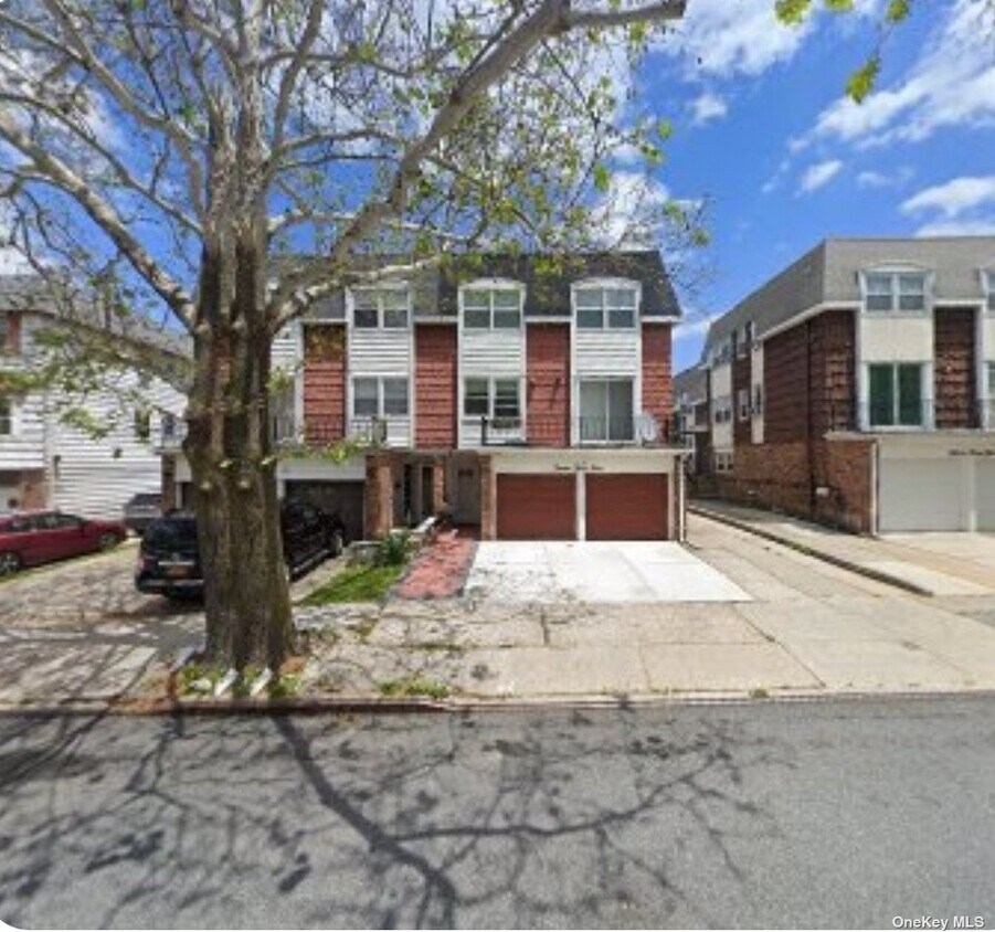 15-39-39 Bell Blvd Unit 2nd Fl, Queens, NY 11360 - Room for Rent in ...