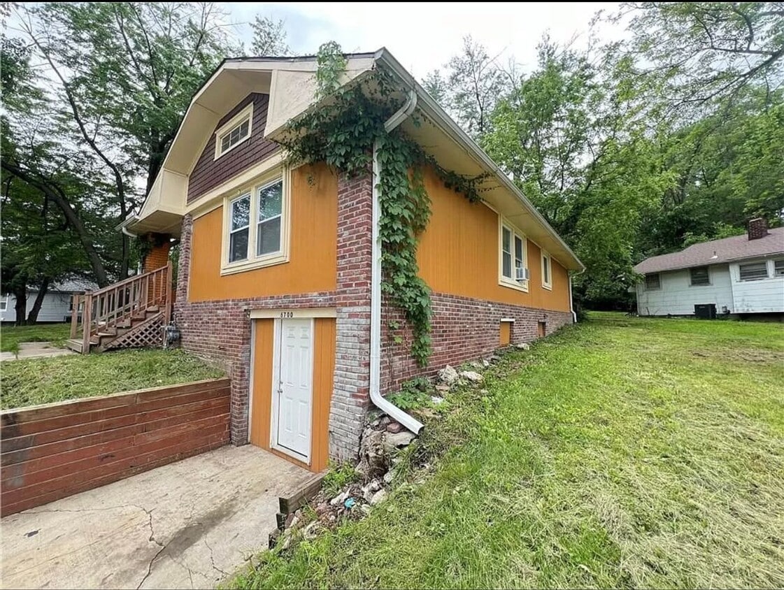 6700 The Paseo, Kansas City, MO 64132 - House Rental in Kansas City, MO ...