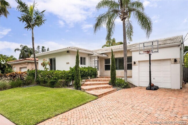 5456 La Gorce Dr, Miami Beach, FL 33140 - House Rental in Miami Beach ...