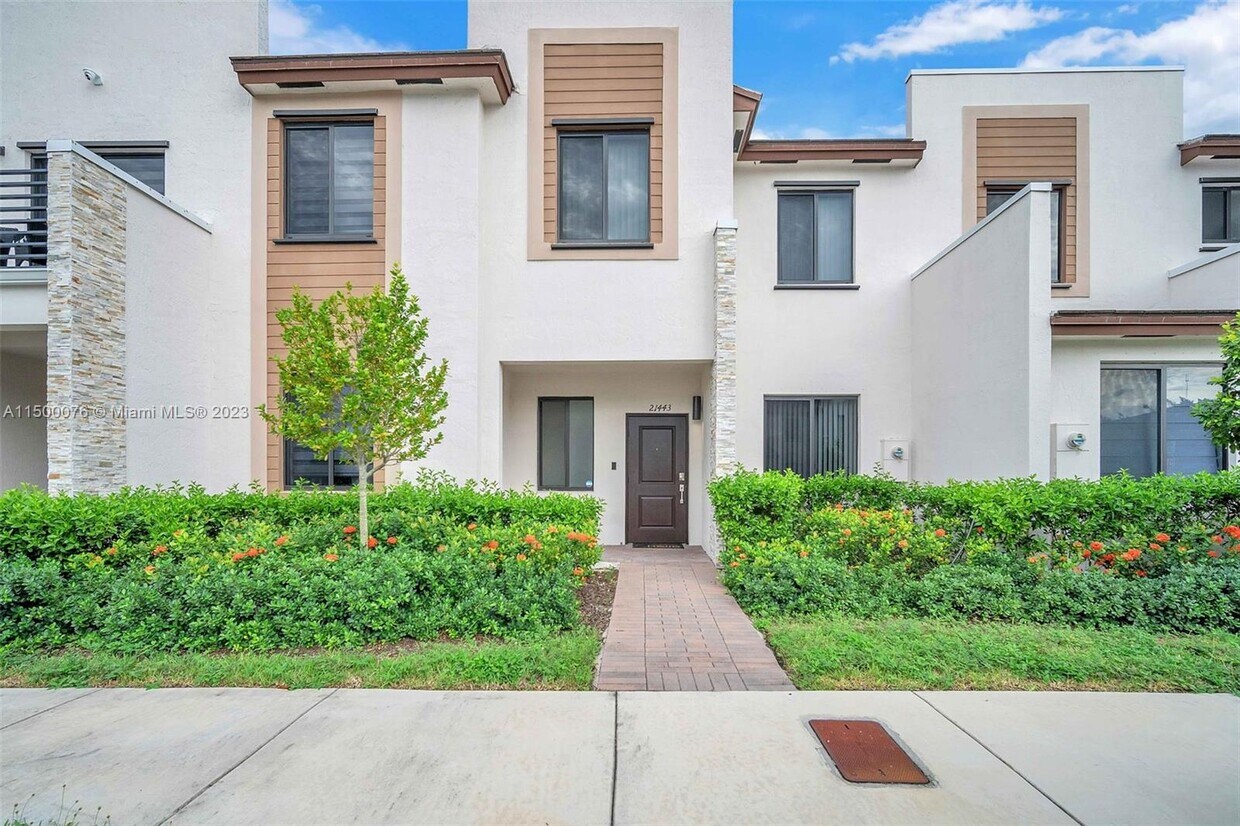 21443 NE 2nd Ct, Miami, FL 33179 - Townhome Rentals in Miami FL ...