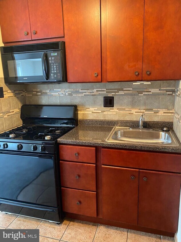 7618 Rising Sun Ave, Philadelphia, PA 19111 - Room for Rent in ...