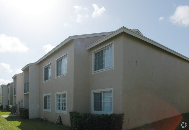 Pembroke Villas Rentals - Hollywood, FL | Apartments.com