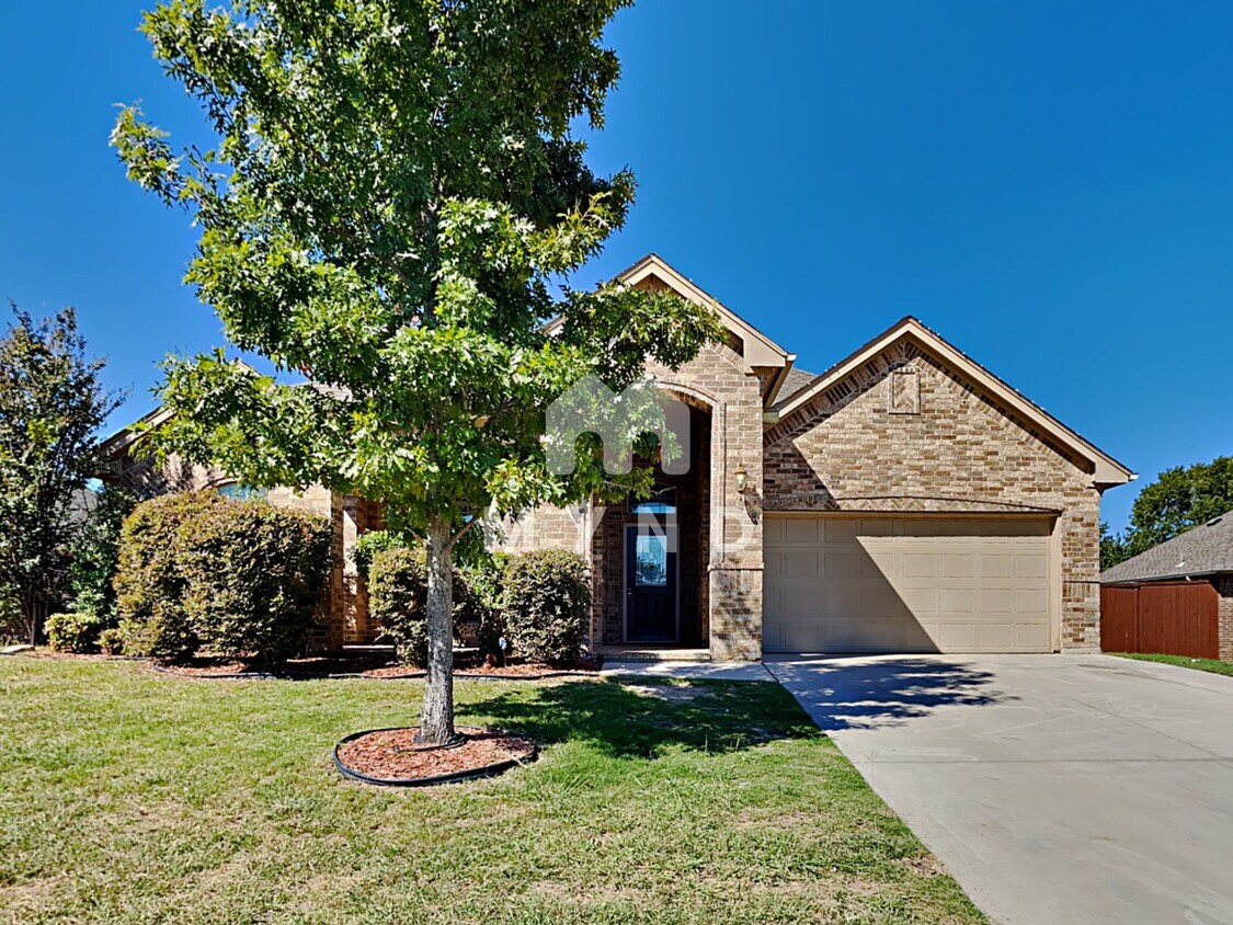 425 Corriente Trl - House Rental in Azle, TX | Apartments.com