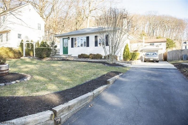 8 Vail Rd, Roxbury, NJ 07850 - House Rental in Roxbury, NJ | Apartments.com