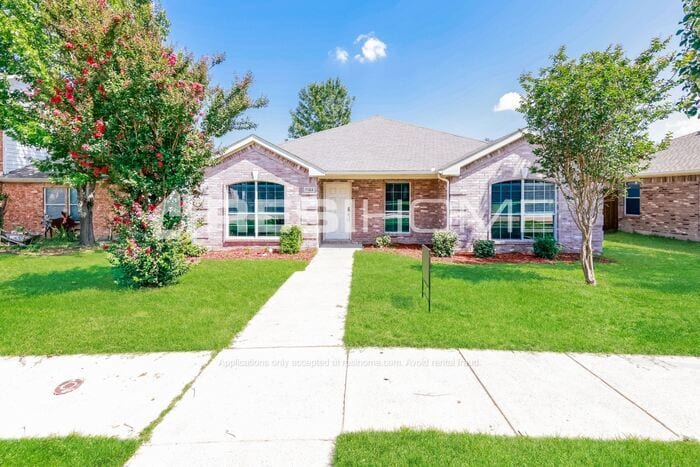 7122 Amber Dr, Dallas, TX 75241 | Apartments.com