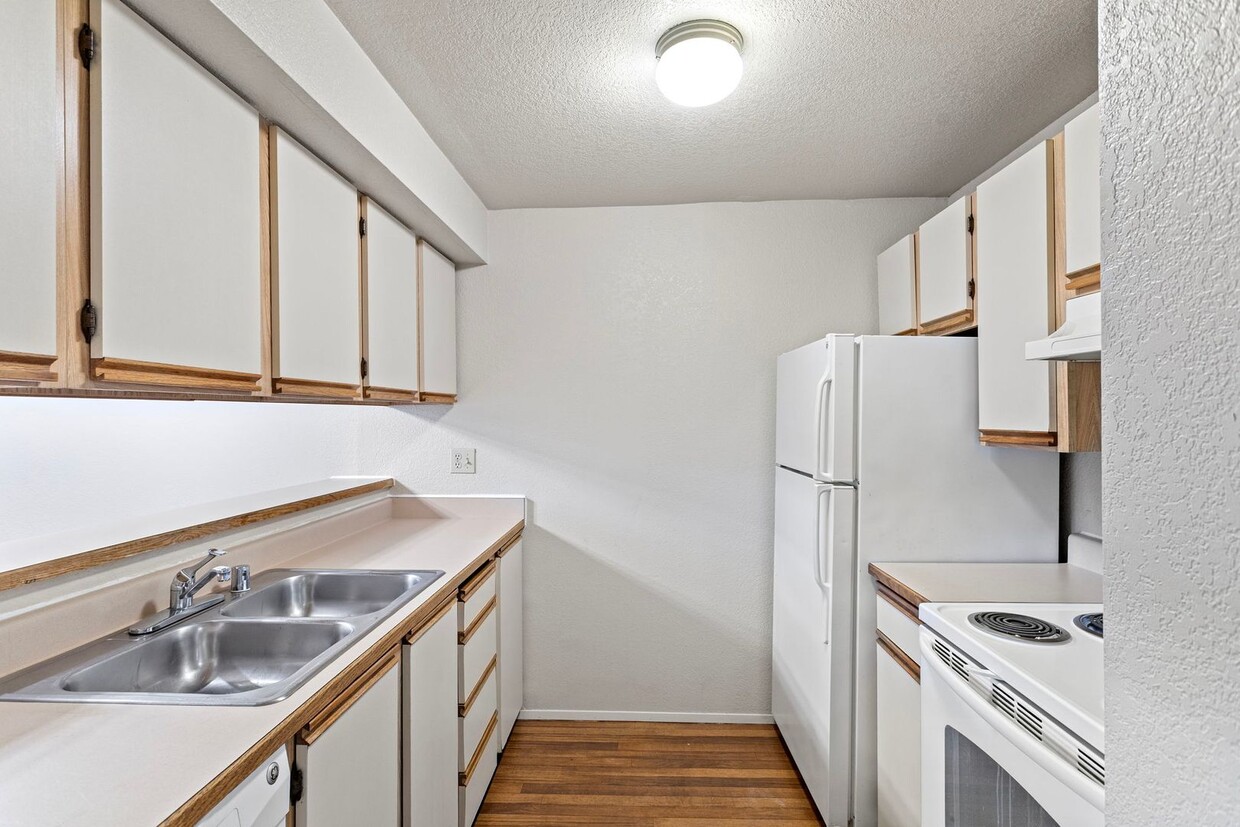Heron View Apartment Homes - 18249 73rd Ave Ne Kenmore, WA 98028 ...