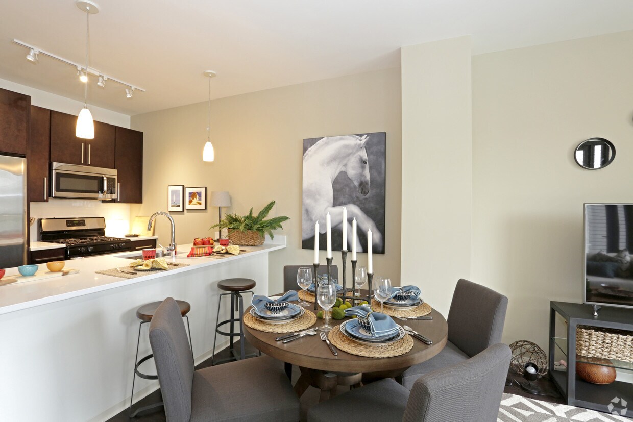 Circa 922 Apartments - Chicago, IL | Apartments.com