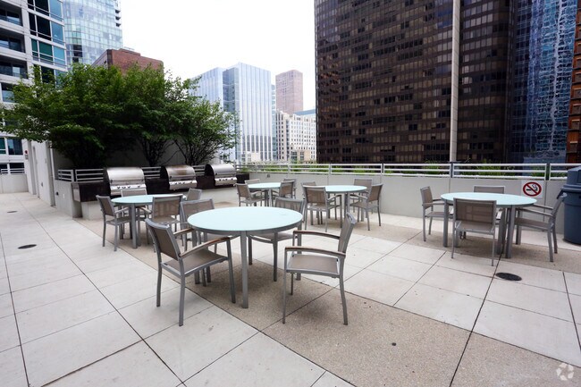 Atwater Apartments Rentals - Chicago, IL | Apartments.com