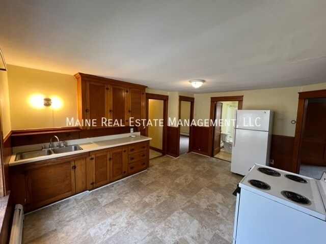 4 Anthony Ave Unit 2, Winslow, ME 04901 - Room for Rent in Winslow, ME ...