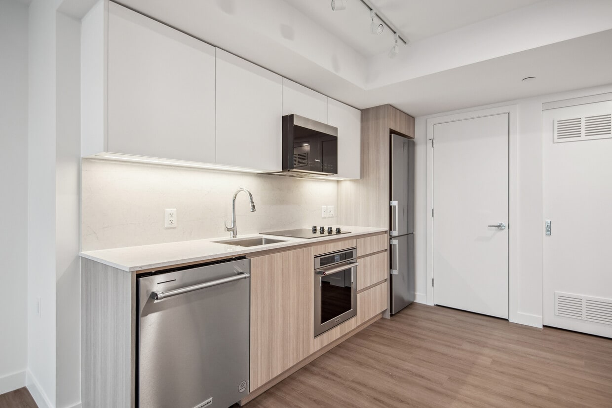 Broadview Apartments - 5980 Kathleen Av Burnaby, BC | Apartments.com