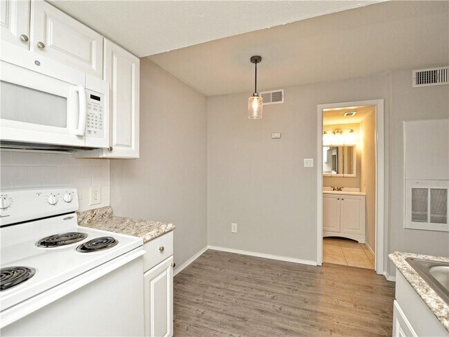 710 E Dean Keeton St Unit 106, Austin, TX 78705 - Condo for Rent in ...