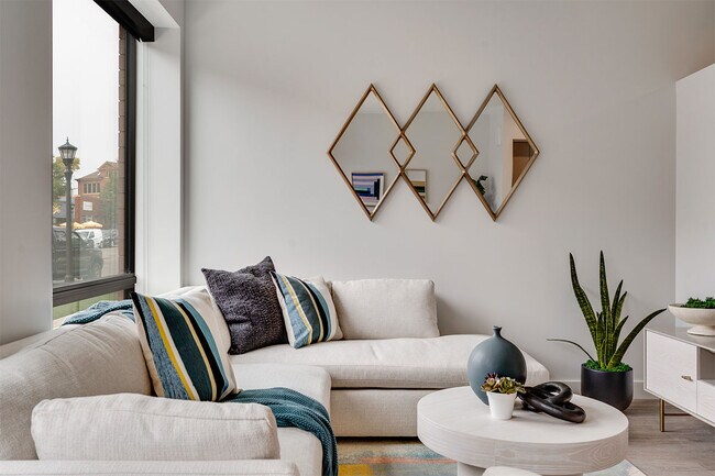 Moda on Raymond - Apartments at 760 Raymond Ave Saint Paul, MN ...