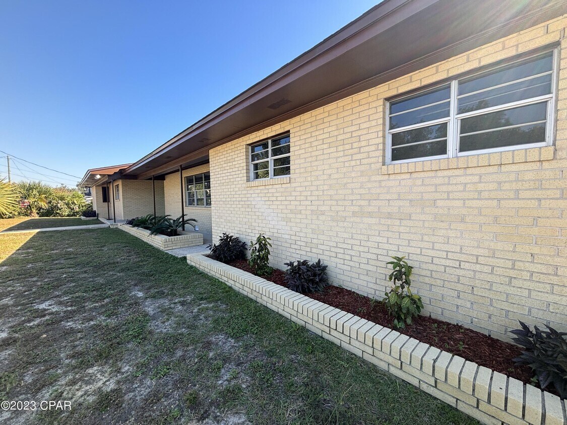 2615 W 11th St, Panama City, FL 32401 - House Rental in Panama City, FL ...
