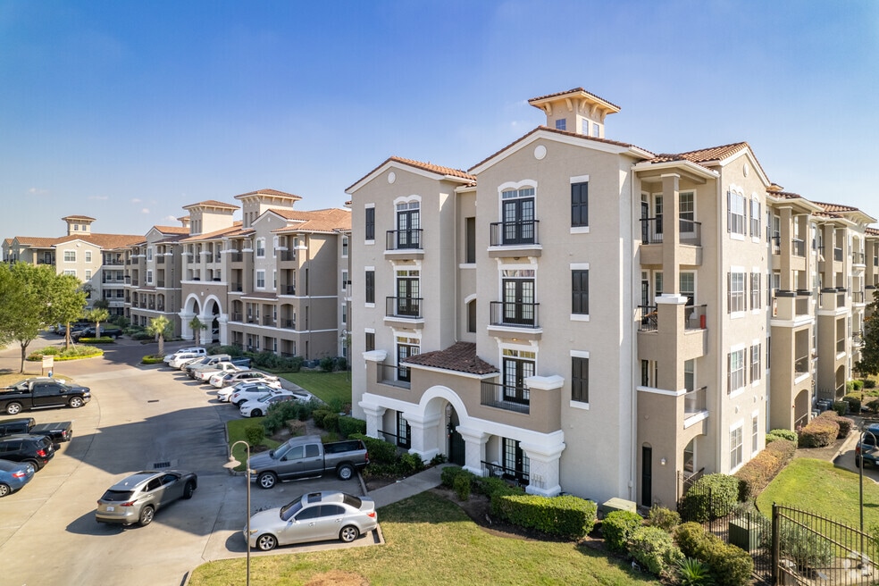 Apartments for Rent with Extra Storage in Cottage Grove, Houston ...