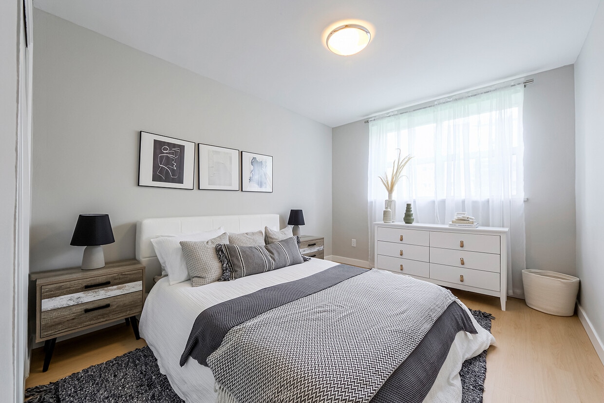 Midland Complex Apartments - 740-746 Midland Ave Toronto, ON ...