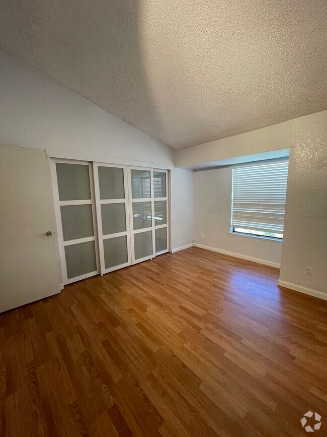 Del Verde Apartments for Rent with High Ceilings - Sacramento, CA ...