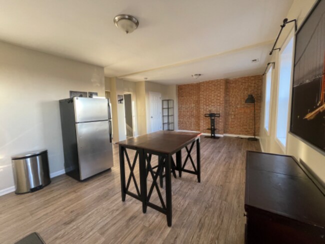 2724 Reisterstown Rd Unit 3, Baltimore, MD 21215 | Apartments.com