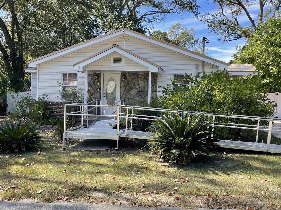 916 Mystic St, Valdosta, GA 31601 - House Rental in Valdosta, GA ...