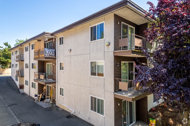 Seaview Seattle Apartments for Rent with Hardwood Floors - Seattle, WA ...