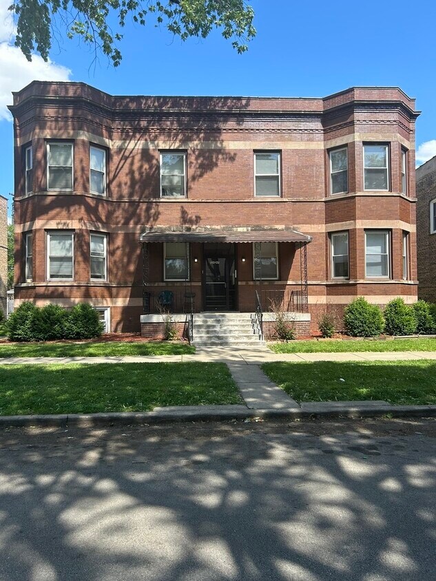 11245 S Vernon Ave, Chicago, IL 60628 - House Rental in Chicago, IL ...