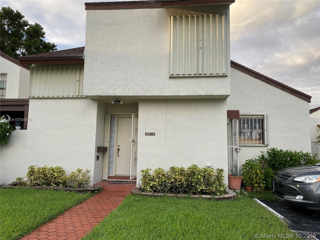 9819 NW 4th Terrace, Miami, FL 33172 - Townhome Rentals in Miami FL ...