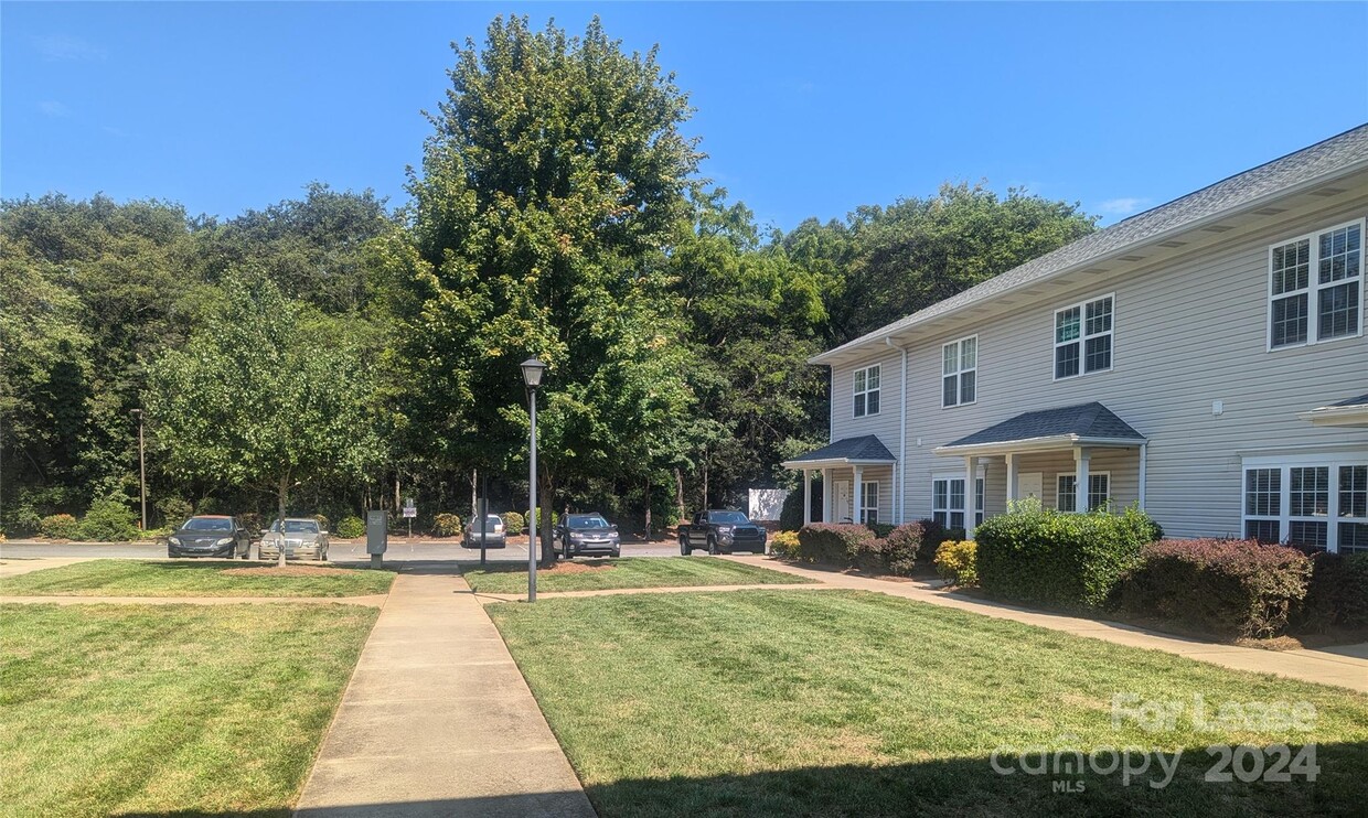 917 Shearer St Unit 18, Davidson, NC 28036 - Condo for Rent in Davidson ...