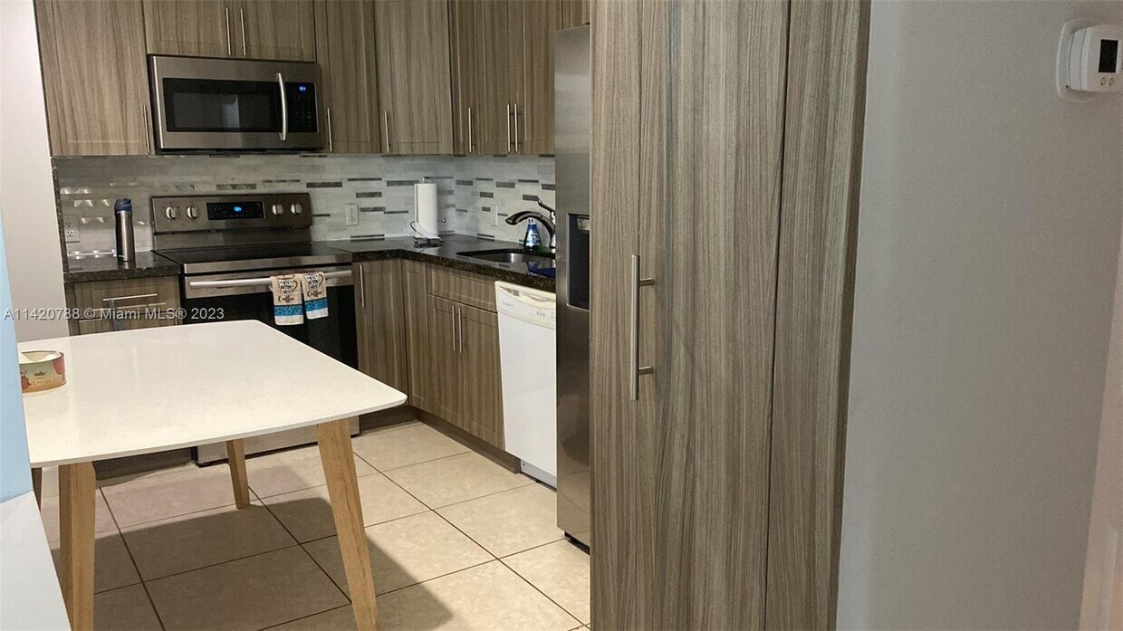 3375 N Country Club Dr Unit 304, Miami, FL 33180 - Condo for Rent in ...