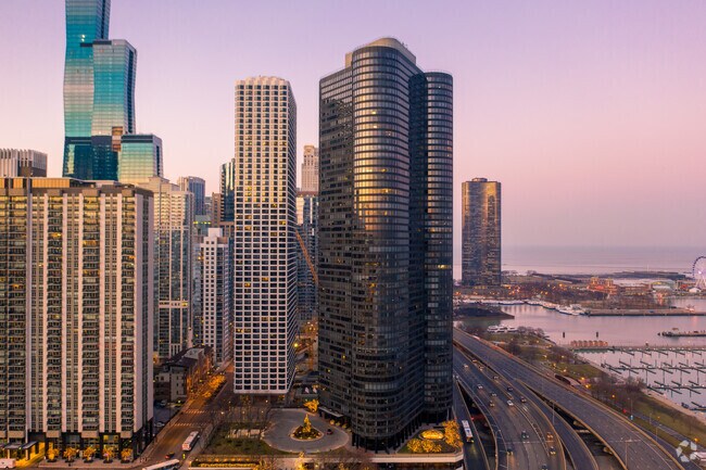 Harbor Point Tower Apartments - Chicago, IL | Apartments.com