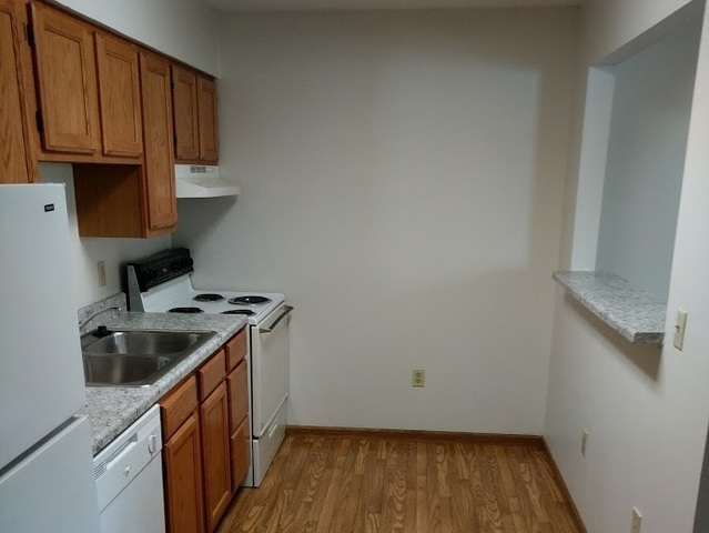 2580 N Limestone St Unit 2580-201, Springfield, OH 45503 - Room for ...