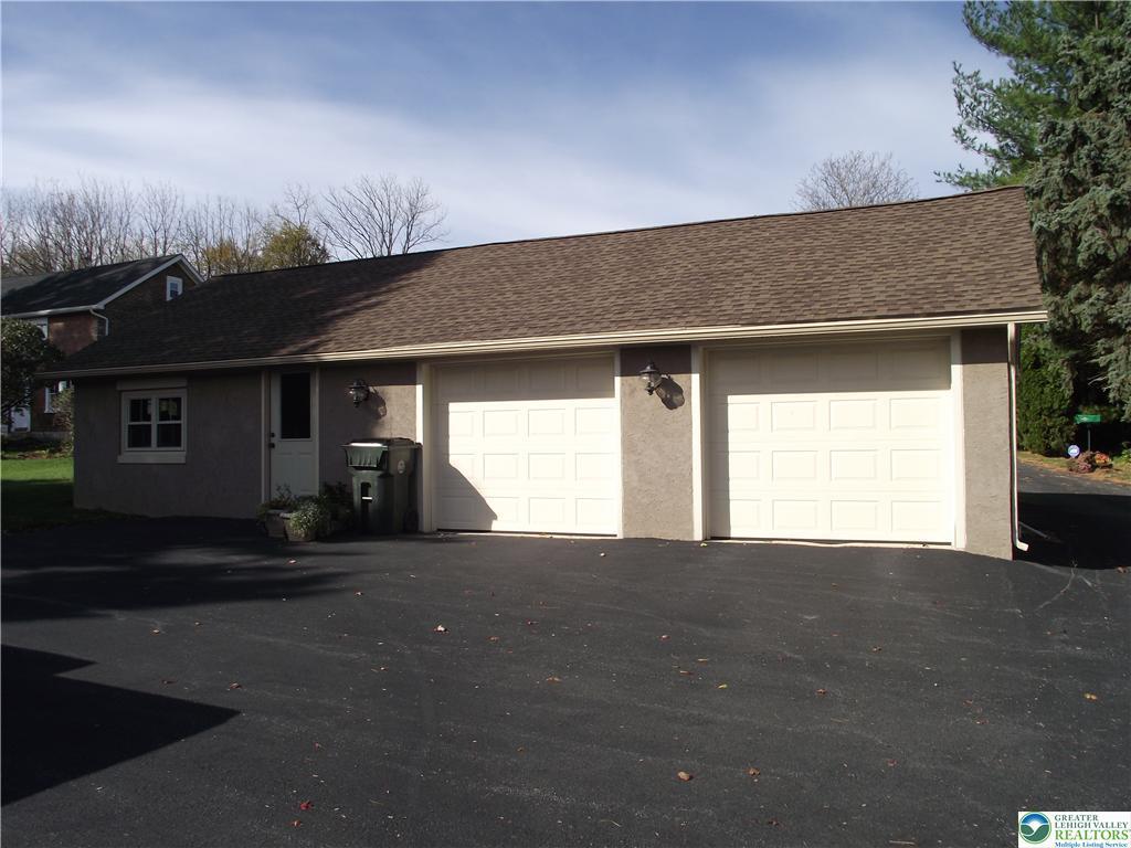 8115 Main St, Fogelsville, PA 18051 - House Rental in Fogelsville, PA ...