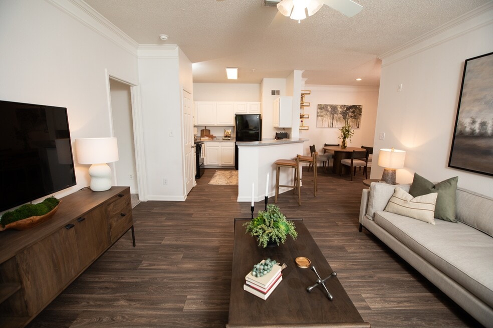 Apartments for Rent with a Swimming Pool Near Waterpointe | Apartments.com