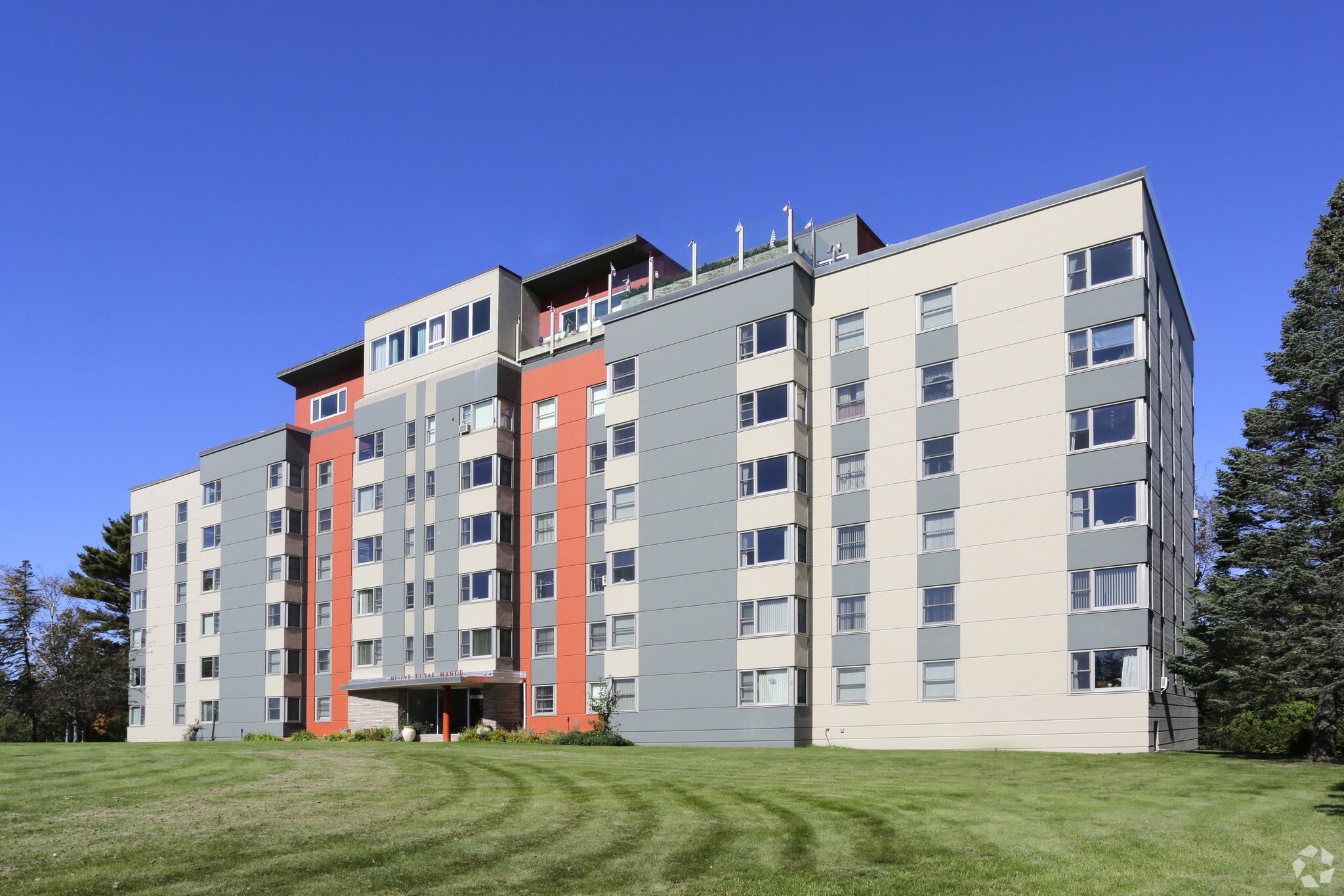 Mount Royal Manor - 100 Elizabeth St Duluth, MN 55803 | Apartments.com
