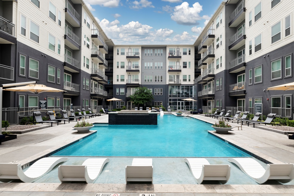 Apartments for Rent with Yard in Uptown Dallas, Dallas | Apartments.com