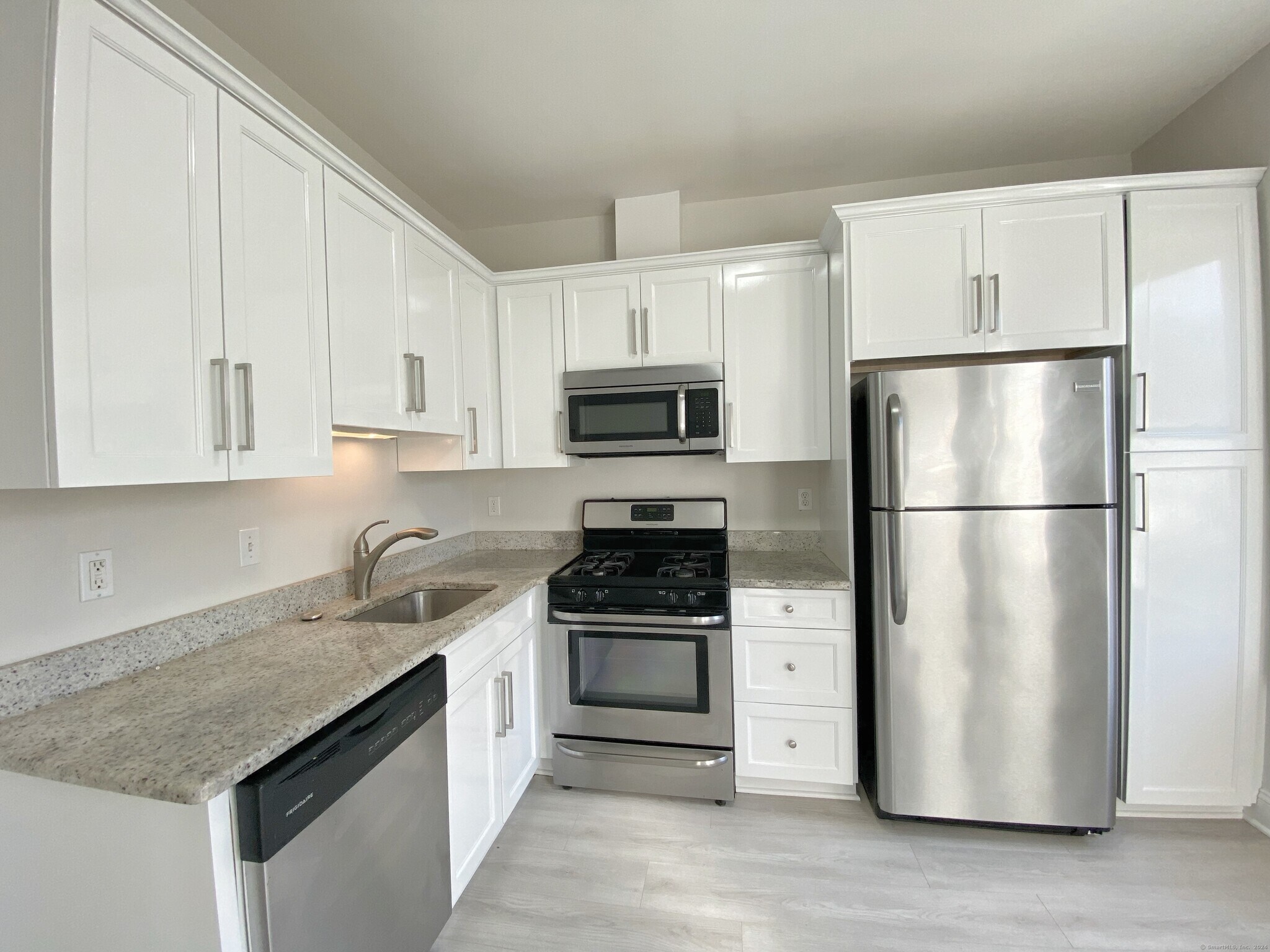 8 Spring Hill Ave Unit 1, Norwalk, CT 06850 - Room for Rent in Norwalk ...