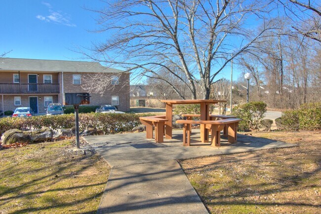 Axis on Beltline - 2025 Danville Park Dr SW Decatur, AL | Apartments.com