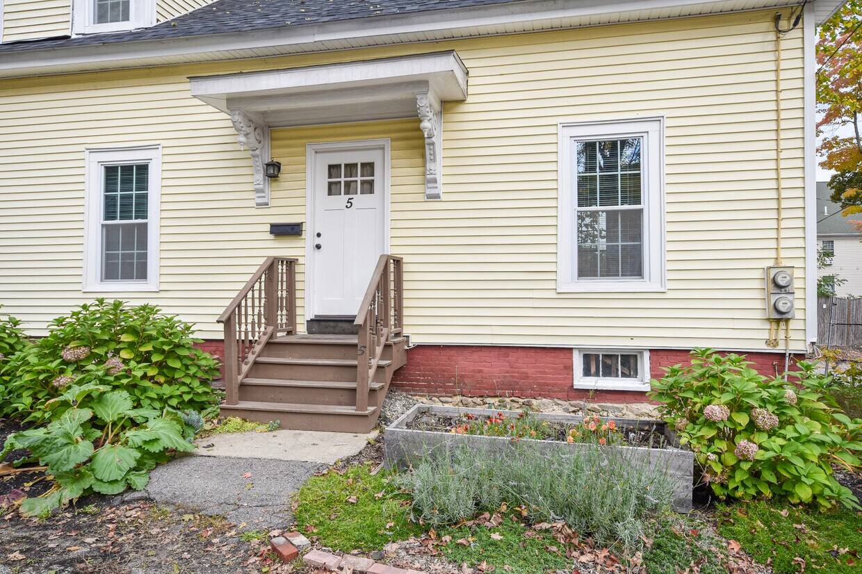 5 Fern Ct Unit NA, Dover, NH 03820 - Condo for Rent in Dover, NH ...