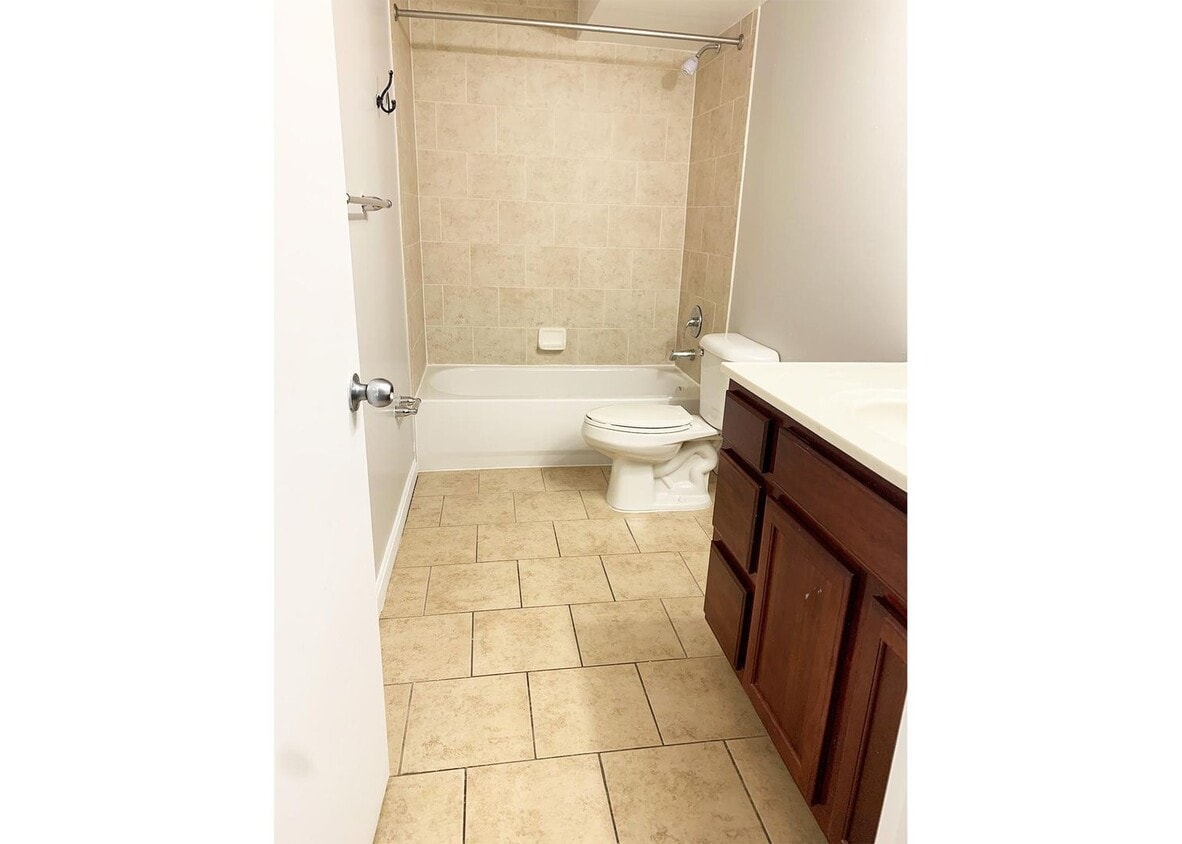 525 Lowell Ave Unit 525-07, Cincinnati, OH 45220 | Apartments.com