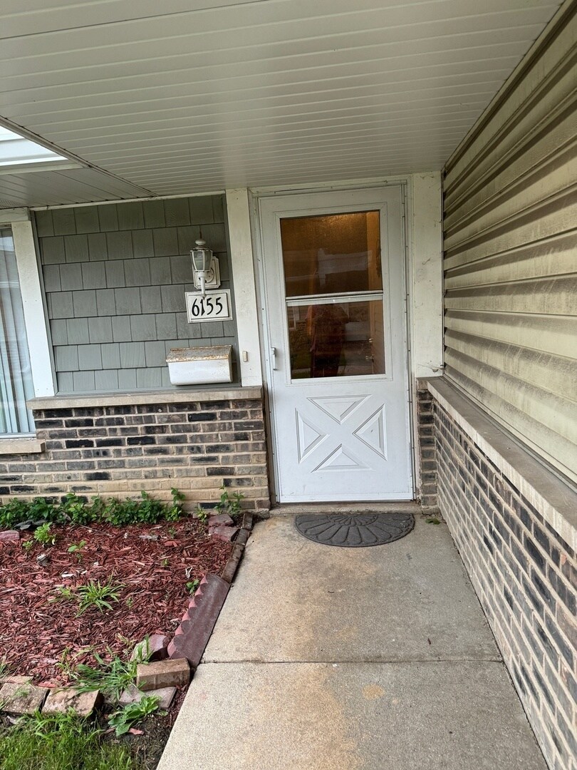 6155 Kit Carson Dr, Hanover Park, IL 60133 - House Rental in Hanover ...