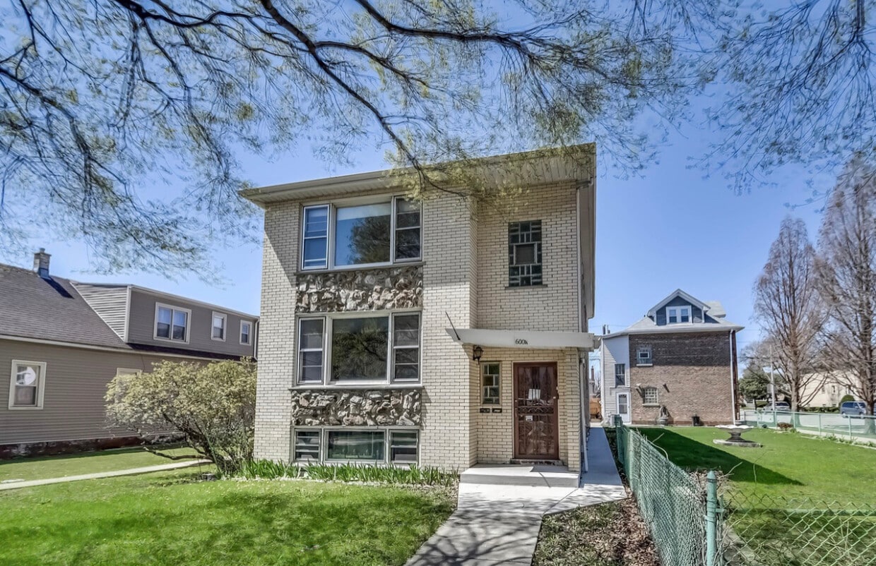6004 S Keeler Ave, Chicago, IL 60629 - Townhome Rentals in Chicago IL ...