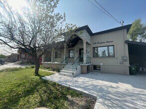 Bathurst Manor Student Apartments for Rent - Toronto, ON - 1 Rentals ...