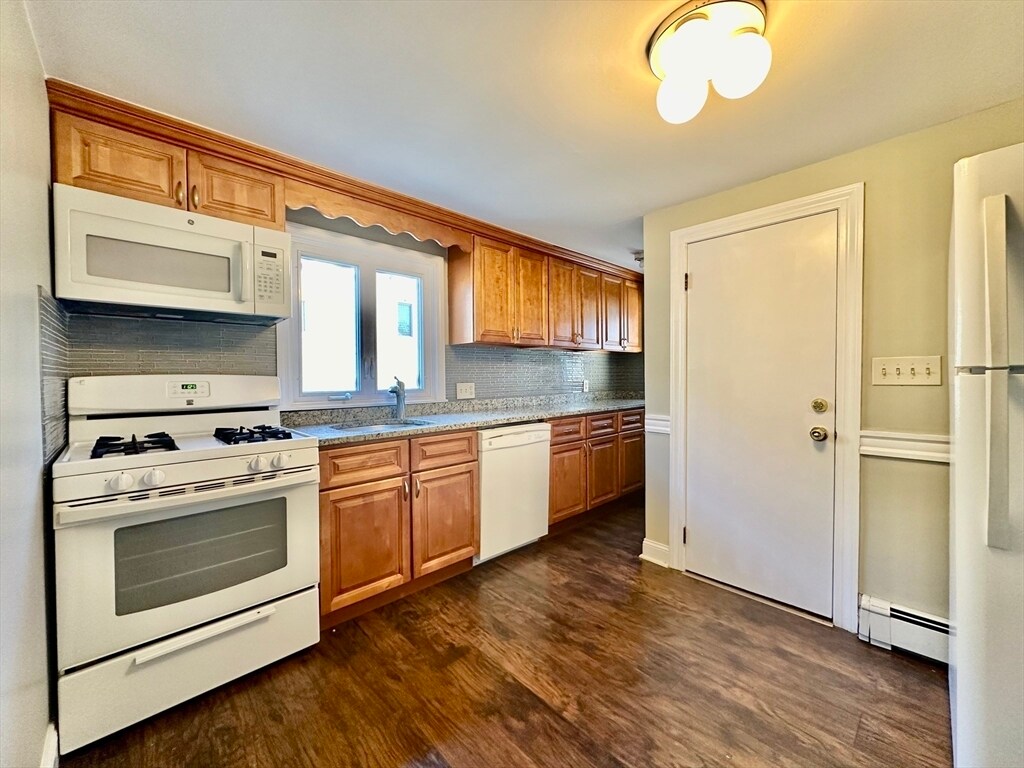 19-21-21 Elliot St Newton, MA 02461 - Alquileres en Newton, MA ...