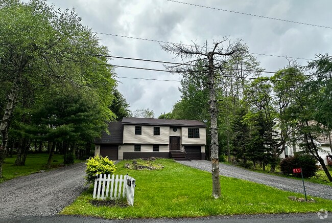 Houses for Rent with Yard in Ashfield PA