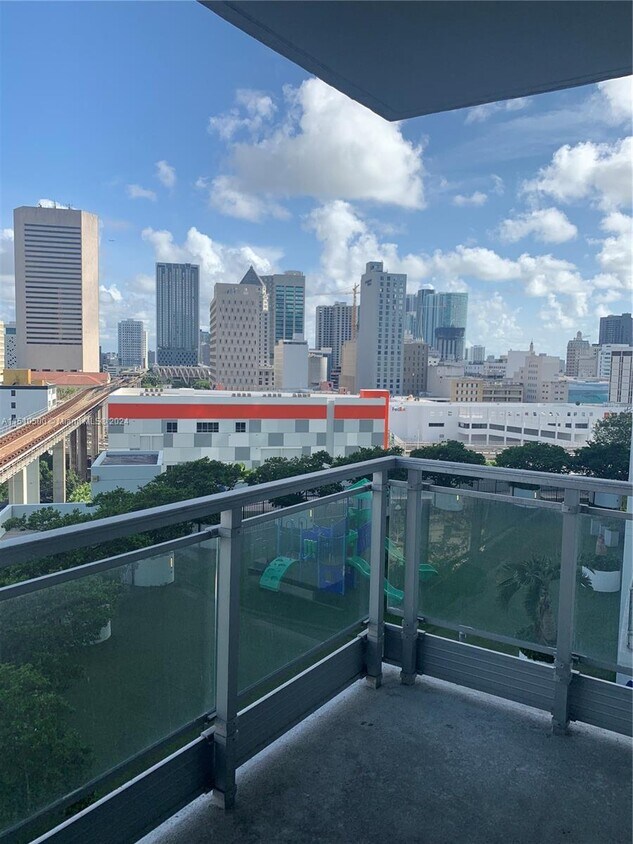 90 SW 3rd St Miami, FL 33130 - Alquileres en Miami, FL | Apartamentos.com