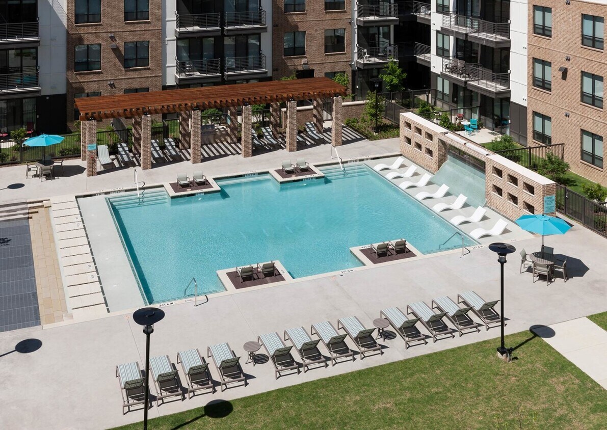 1111 S Cesar Chavez Blvd Unit A-203, Dallas, TX 75201 - Room for Rent ...