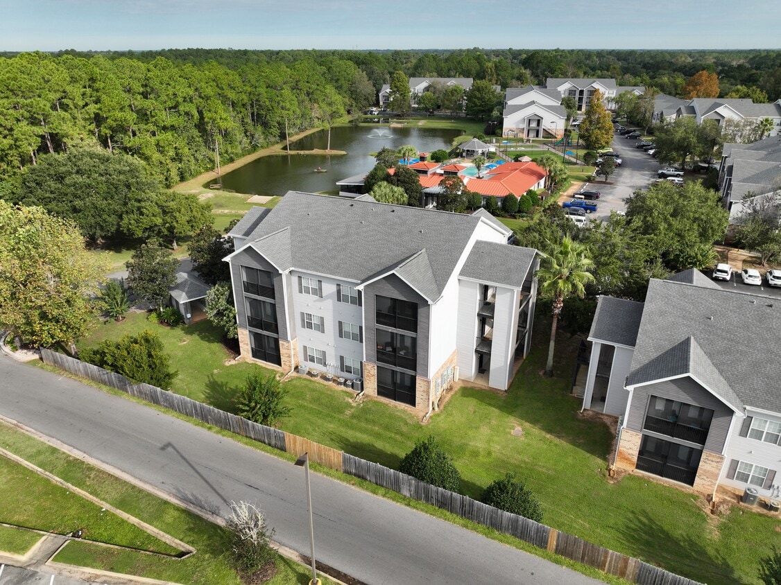 The Lakes At Nottingham Apartments