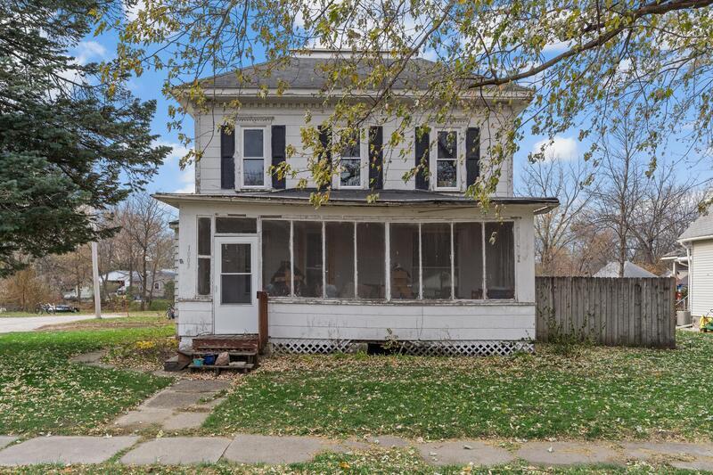 1003 Franklin St, Center Point, IA 52213 - House Rental in Center Point ...