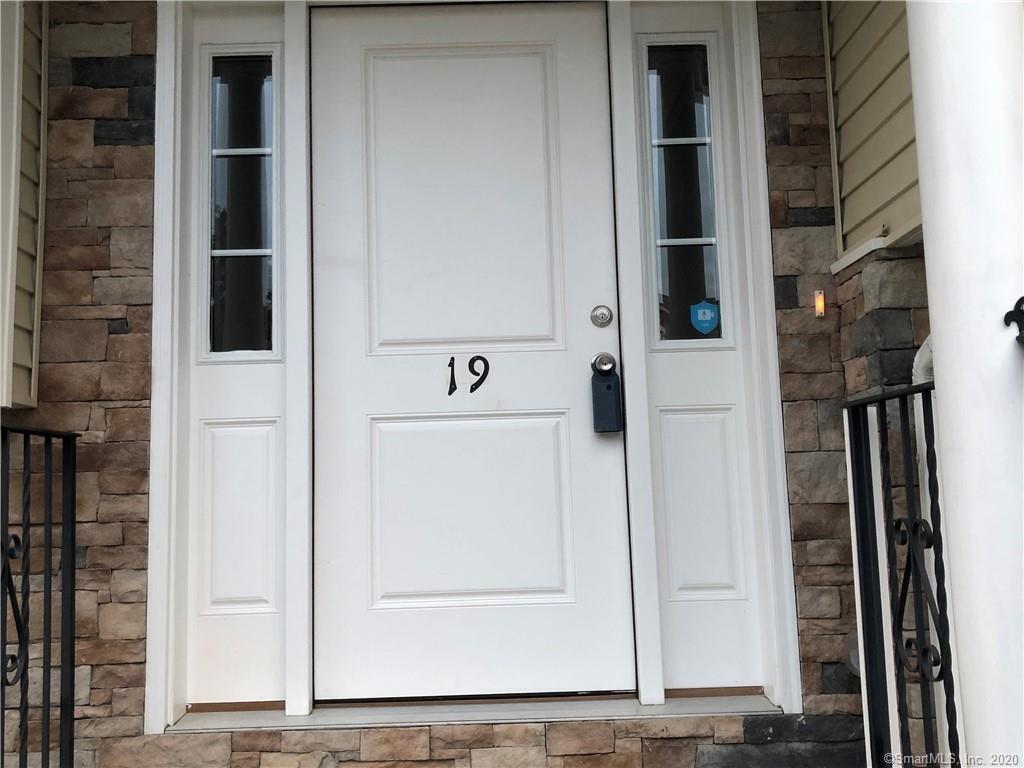 19 Oak Meadows Dr, Brookfield, CT 06804 - Townhome Rentals in ...