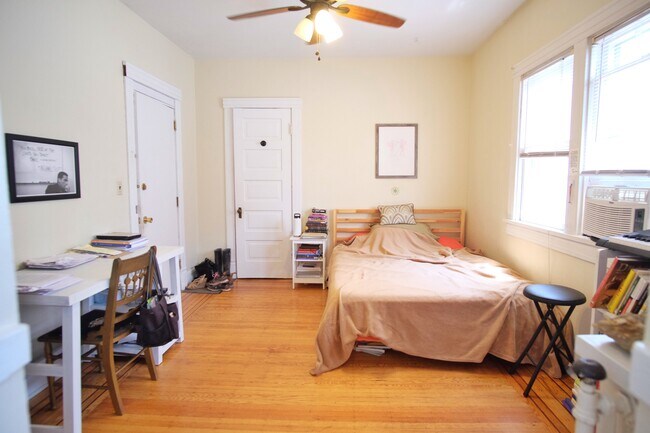 2312 Bryant Ave S Unit 4