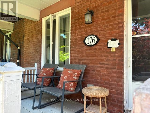 176 Lippincott St Unité Main, Toronto, ON M5S 2P1 - Appartement à Louer ...